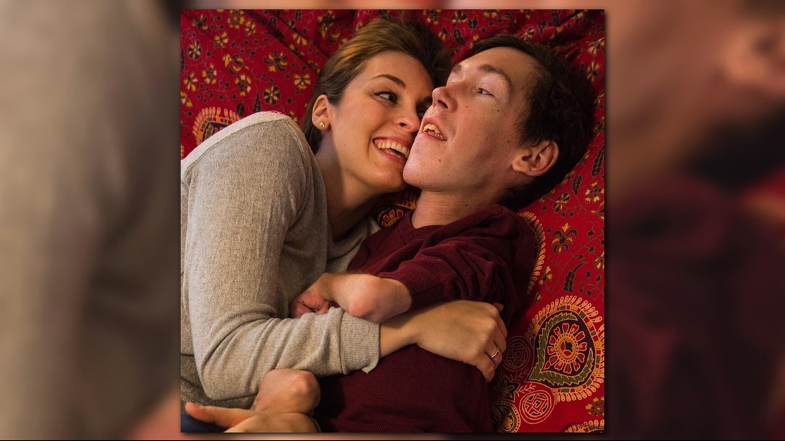 'Squirmy and Grubs' duo share videos to normalize relationships for ...