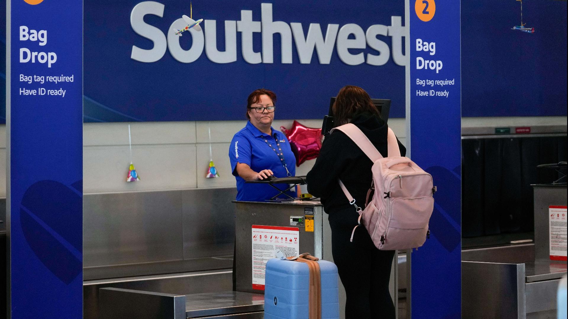 Airlines nationwide are raising bag fees. See who’s charging more ...