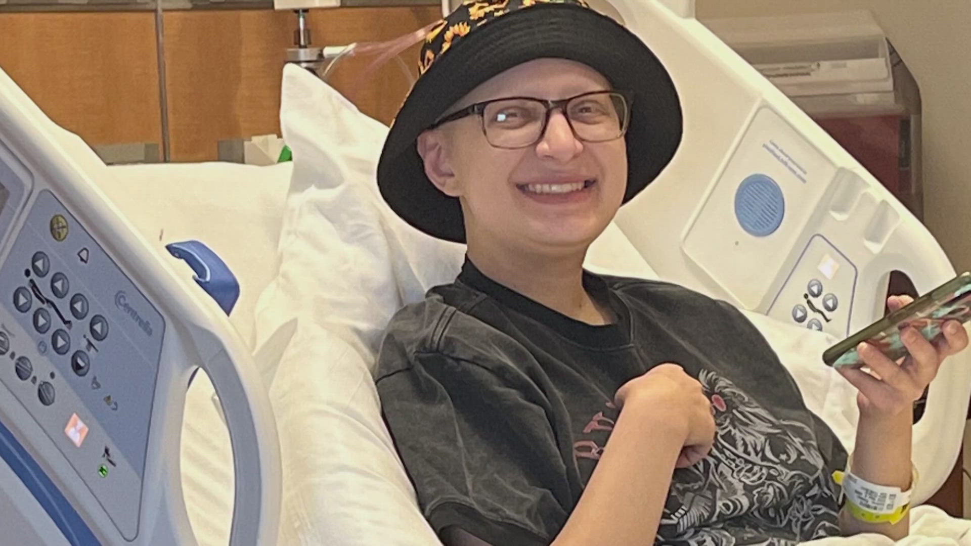 Woman facing charges following rollover crash in Live Oak, police say | kens5.com