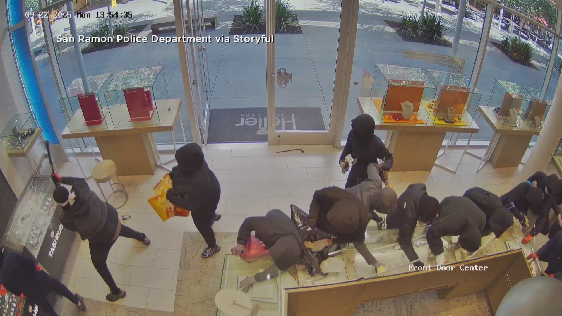 Dramatic jewelry store smash and grab is caught on camera | kens5.com