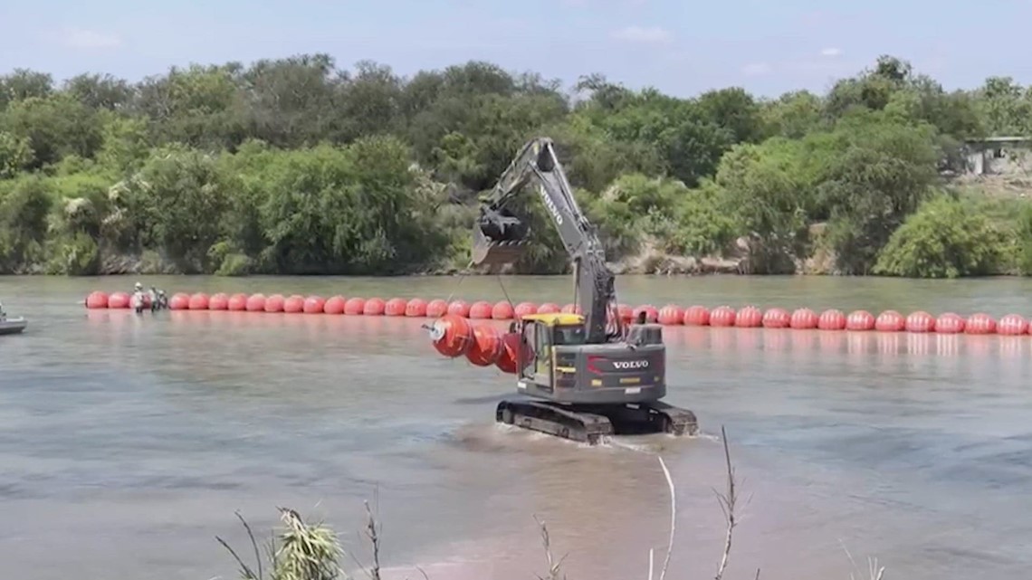 On the Texas-Mexico border, opposition from residents to floating ...
