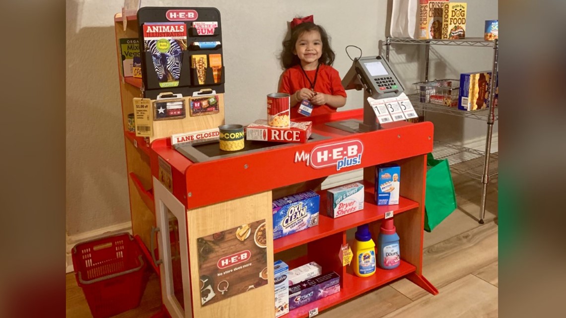 Mom of the year: SA mother makes a DIY-style H-E-B cashier station ...
