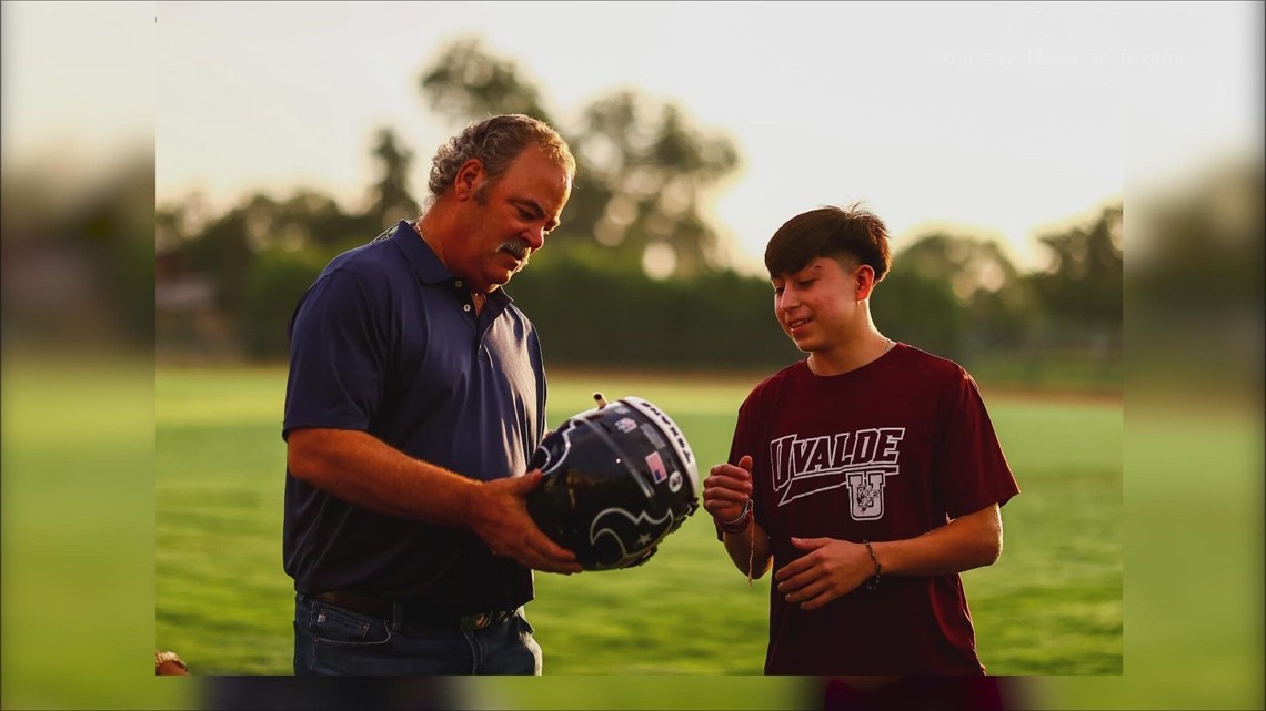 Uvalde high school takes the field in new uniforms thanks to The ... Uvalde high school takes the field in new uniforms thanks to The ...