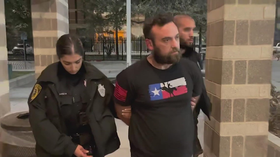 Man arrested after kidnapping his son's 15-year-old girlfriend, Sheriff ...