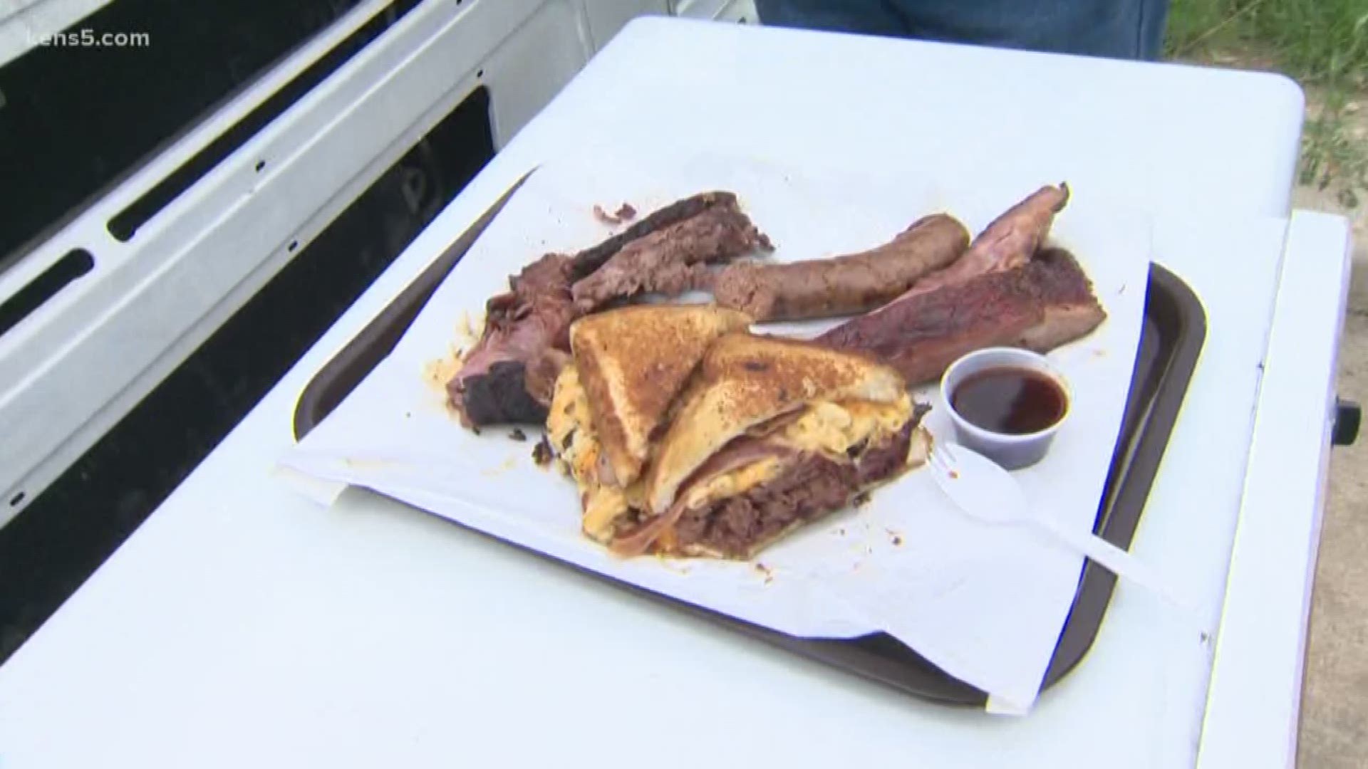 Neighborhood Eats: 'Meating' Nelson's BBQ food truck | kens5.com