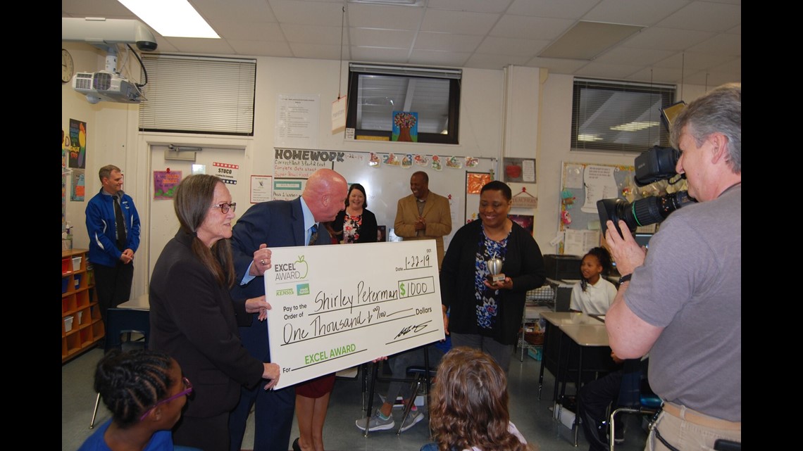 Shirley Peterman wins EXCEL award for Randolph Field ISD | kens5.com