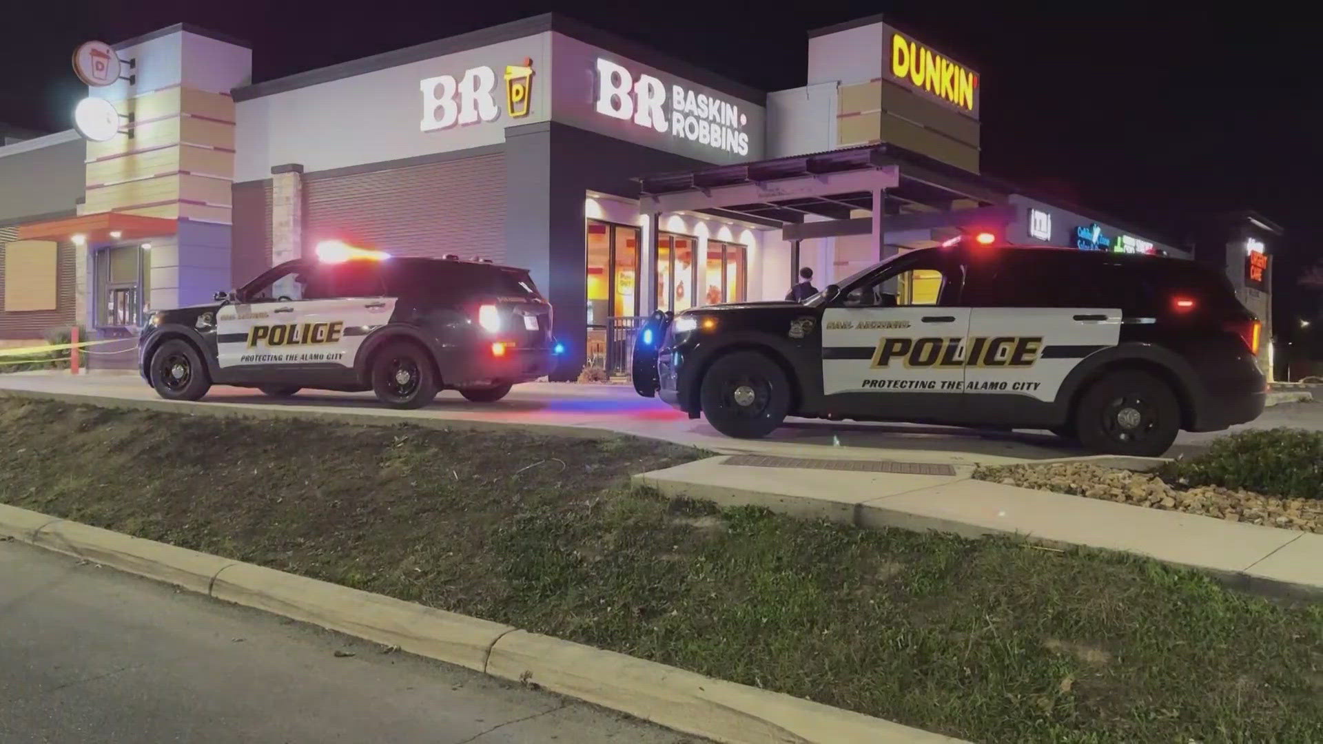 Police searching for two suspects after man fatally shot outside of bar ...