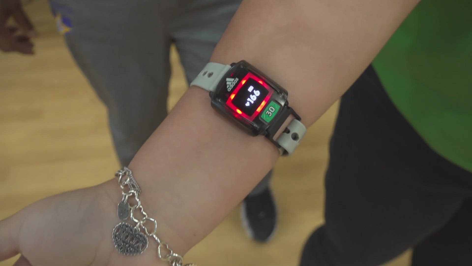 Coaches at local school implement heart rate monitors in gym class to ...