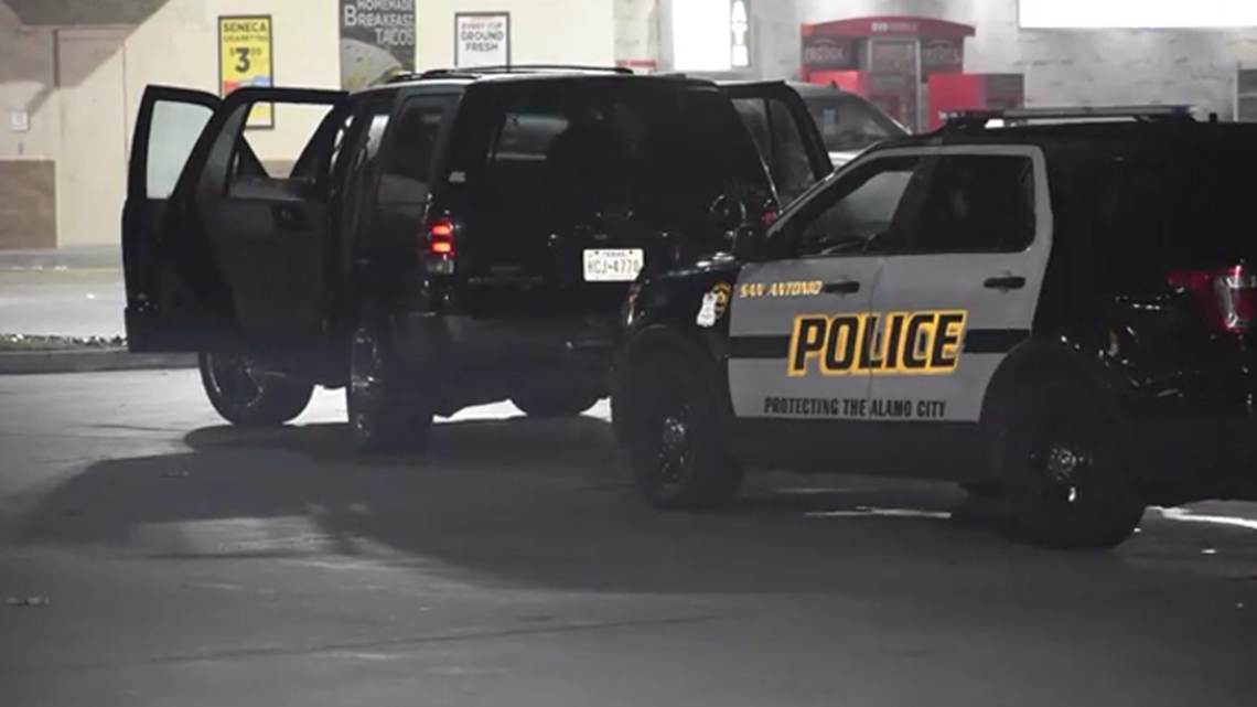 SAPD: Two juveniles attempt to escape traffic stop, end up ramming into ...