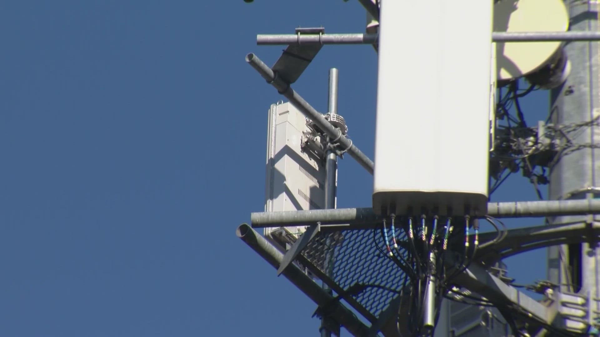 AT&T issues first statement on widespread cellular outage | kens5.com