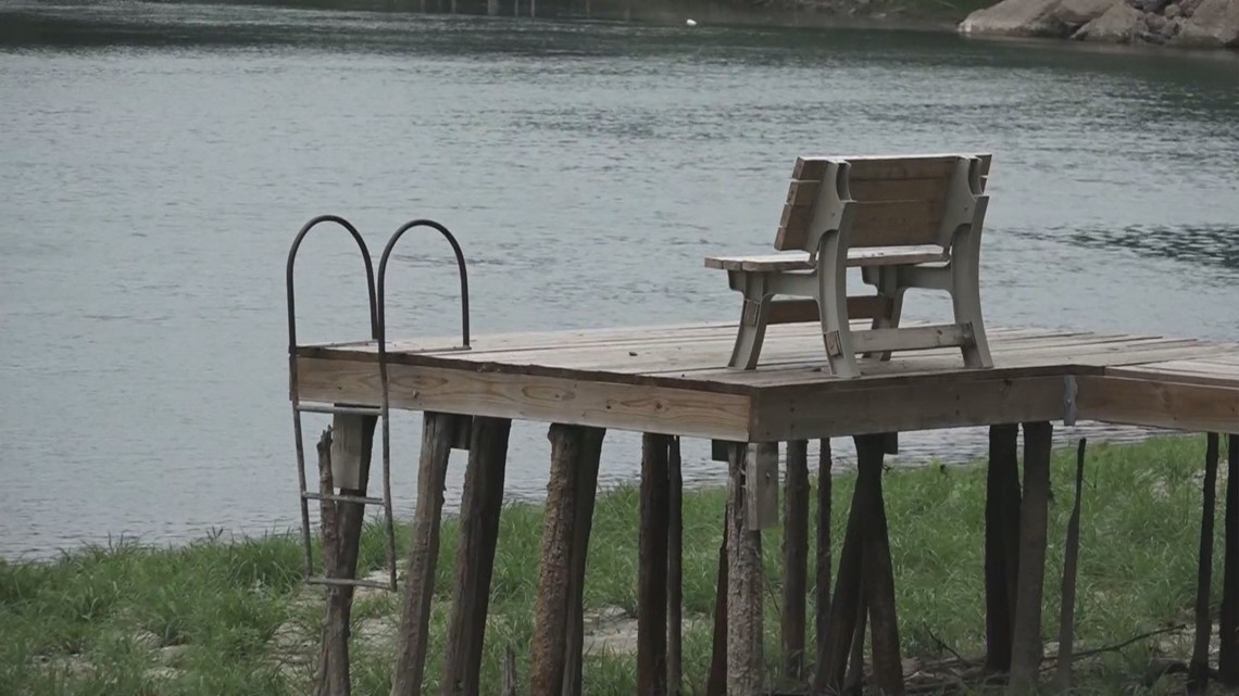 Lake Dunlap residents want to fix a busted dam themselves | kens5.com