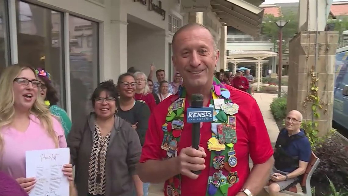 Several viewers line up to get KENS 5 Fiesta medals | kens5.com