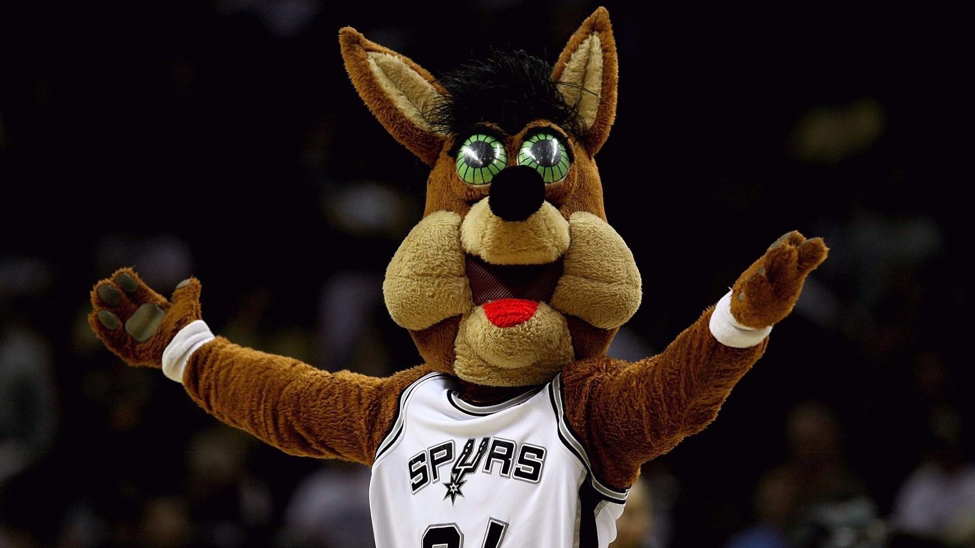 Q&A: Artist brings that San Antonio Spurs mural magic to Austin | kens5.com