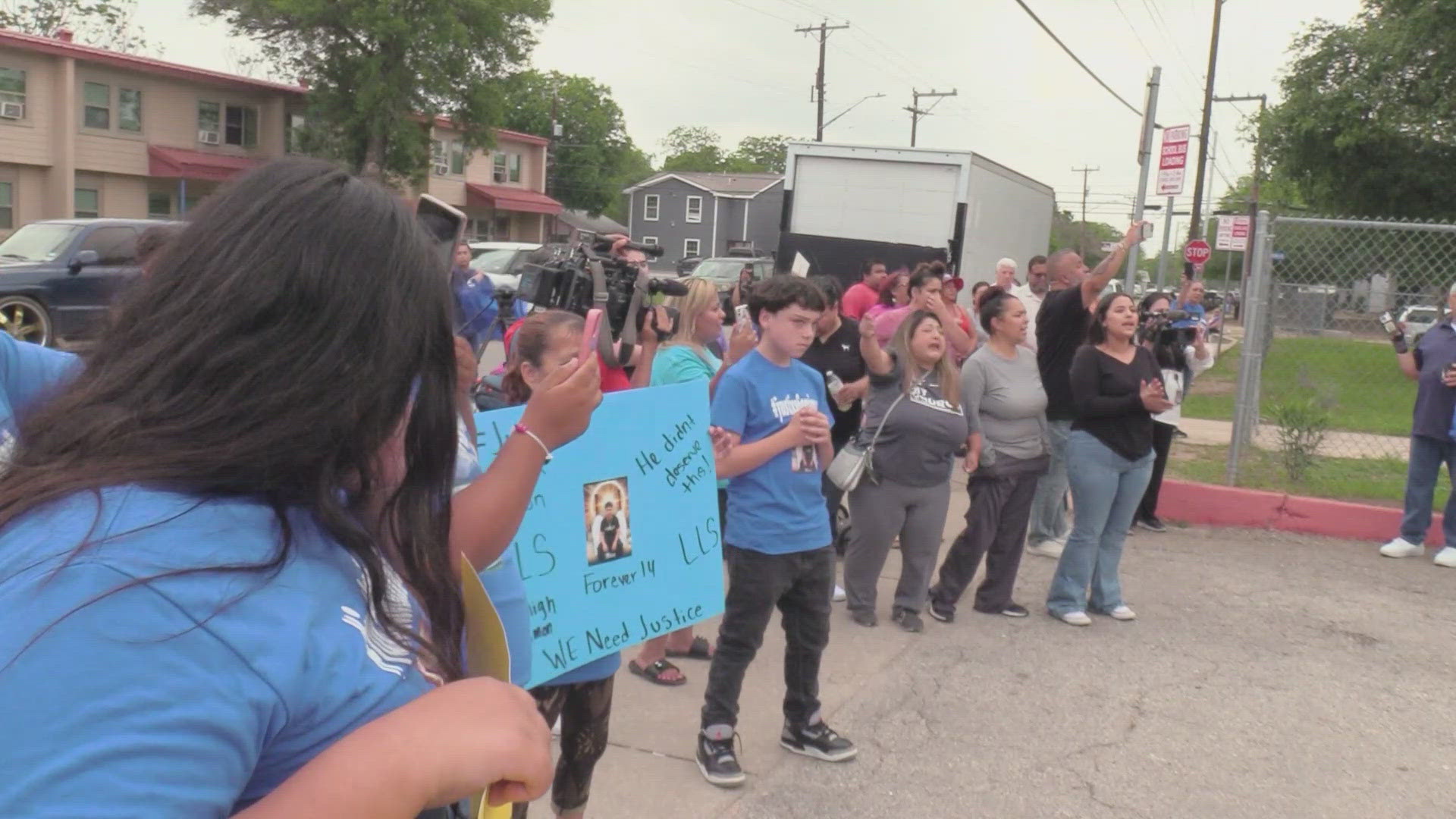 Parents march for accountability in Texas teen's unsolved murder ...