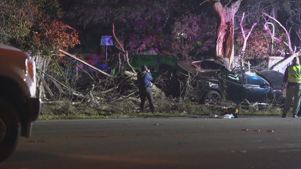 Two men killed in crash in northwest San Antonio | kens5.com