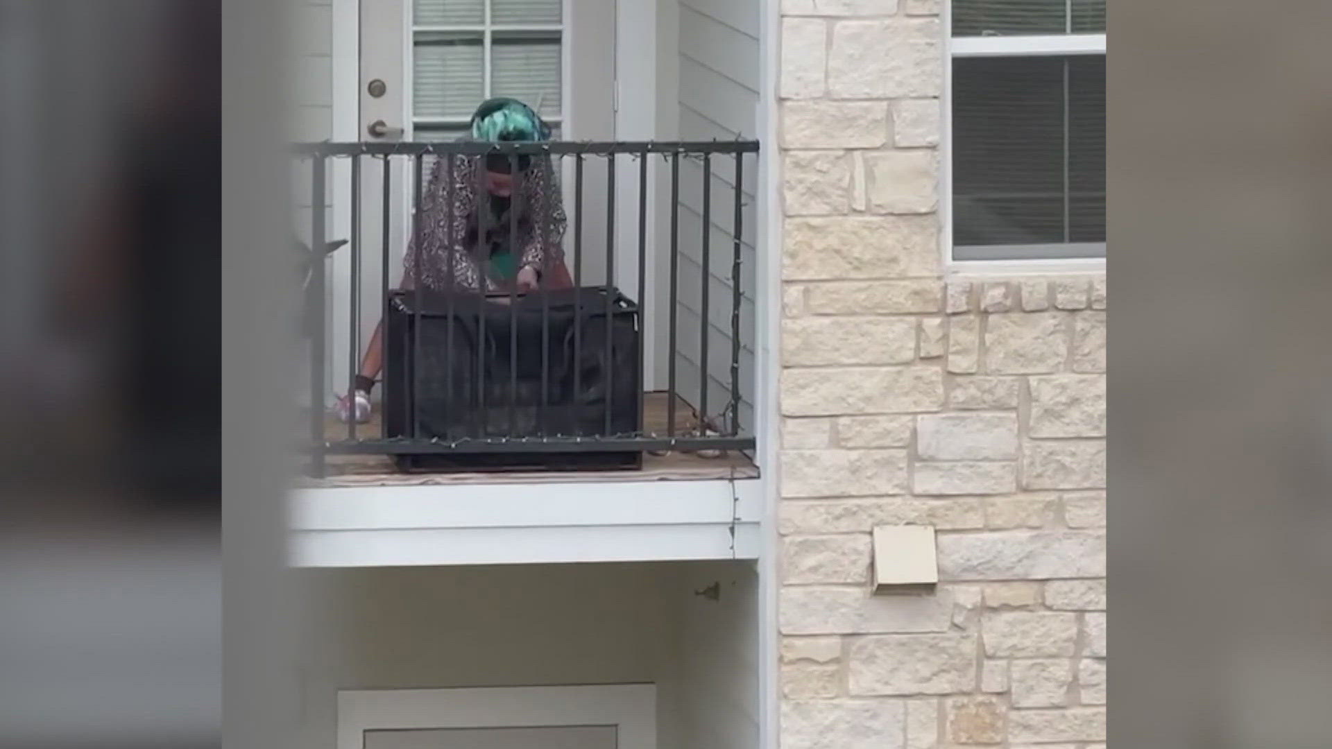 San Antonio woman faces 10 years after cameras caught her beating puppy ...