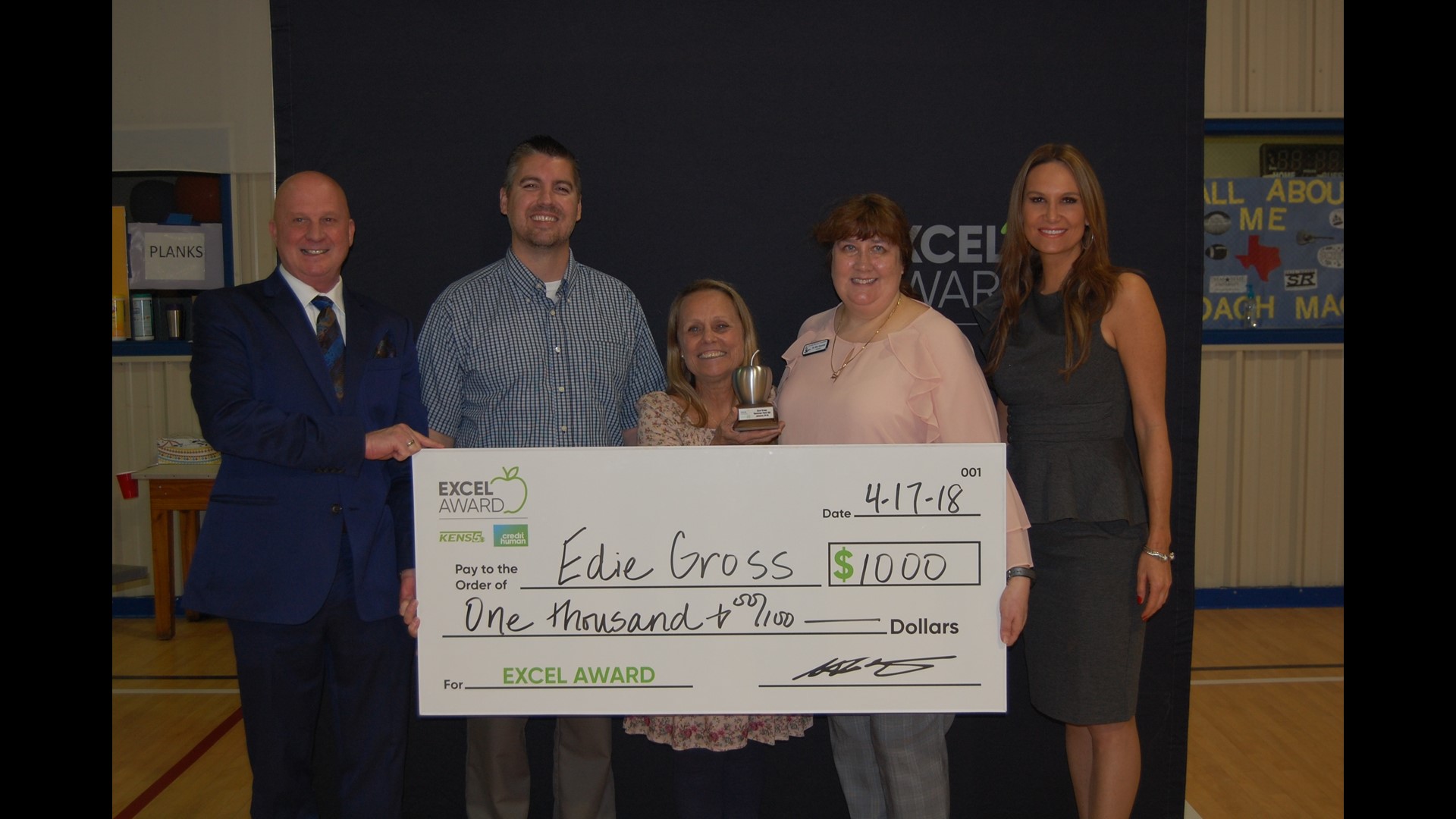 Edie Gross wins EXCEL Award for Randolph Field ISD | kens5.com