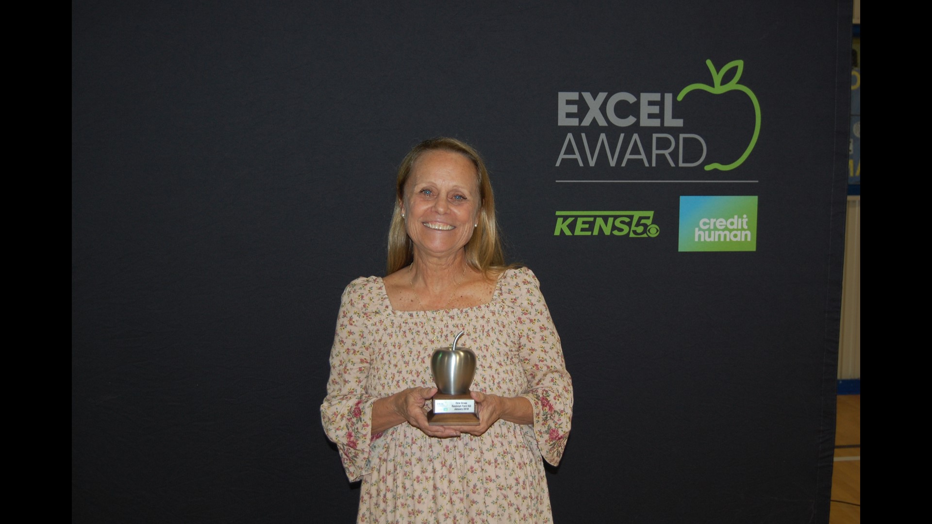 Edie Gross wins EXCEL Award for Randolph Field ISD | kens5.com
