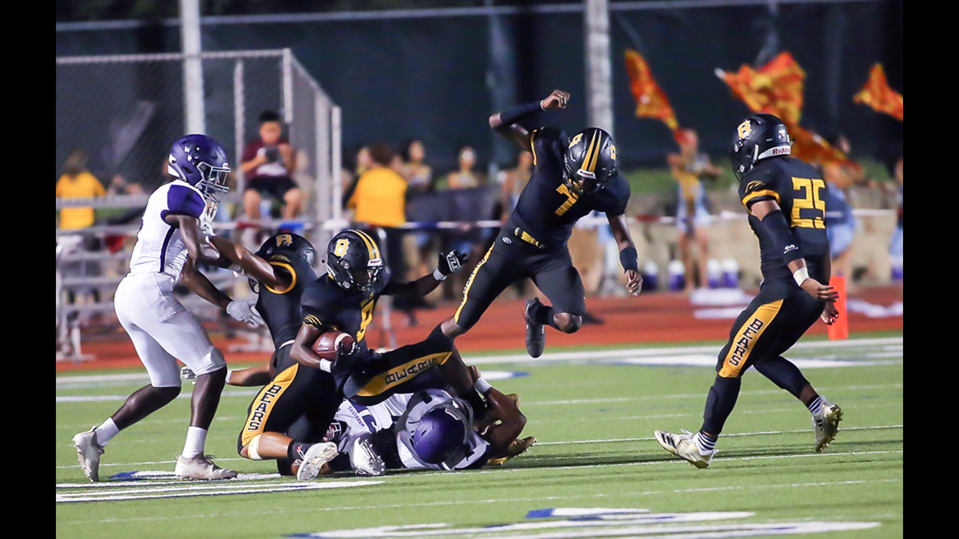 PHOTOS: Warren Warriors defeat Brennan Bears 33-21 | kens5.com
