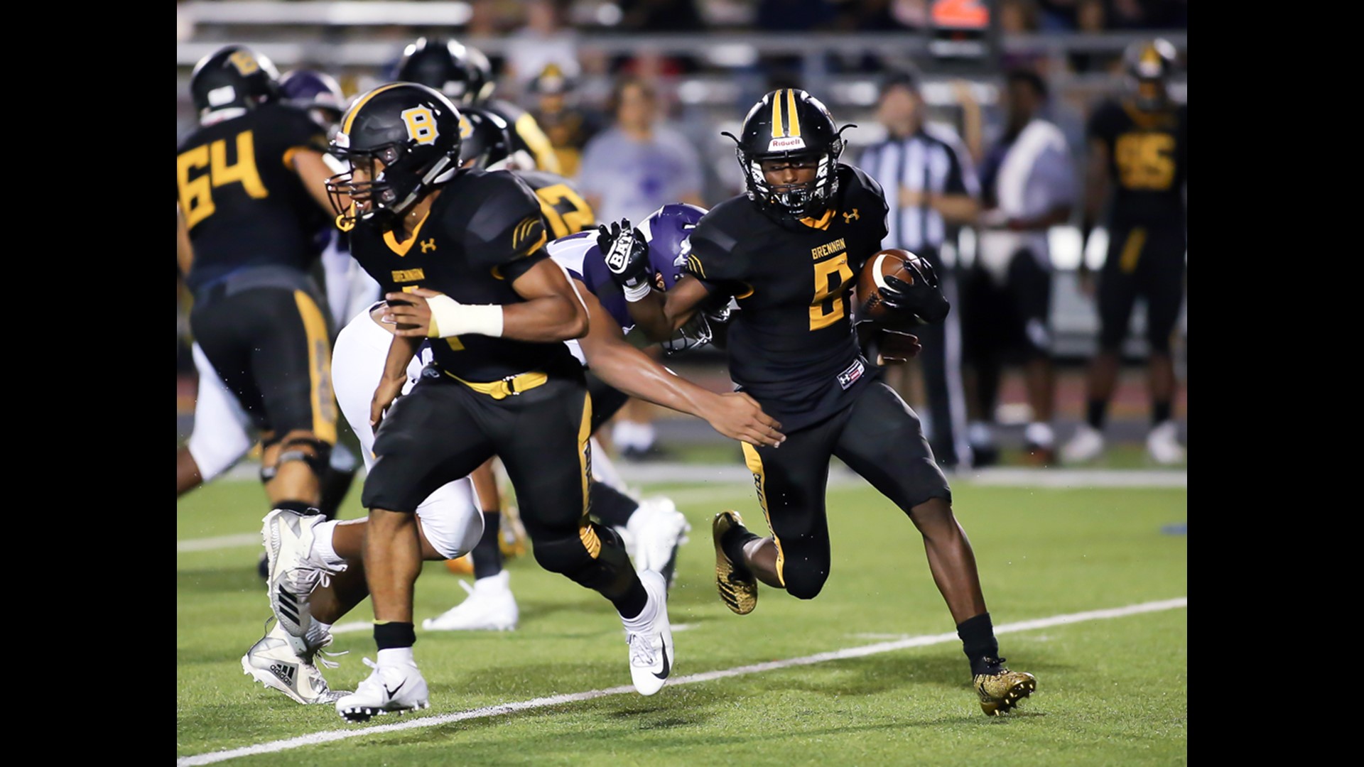 PHOTOS: Warren Warriors defeat Brennan Bears 33-21 | kens5.com