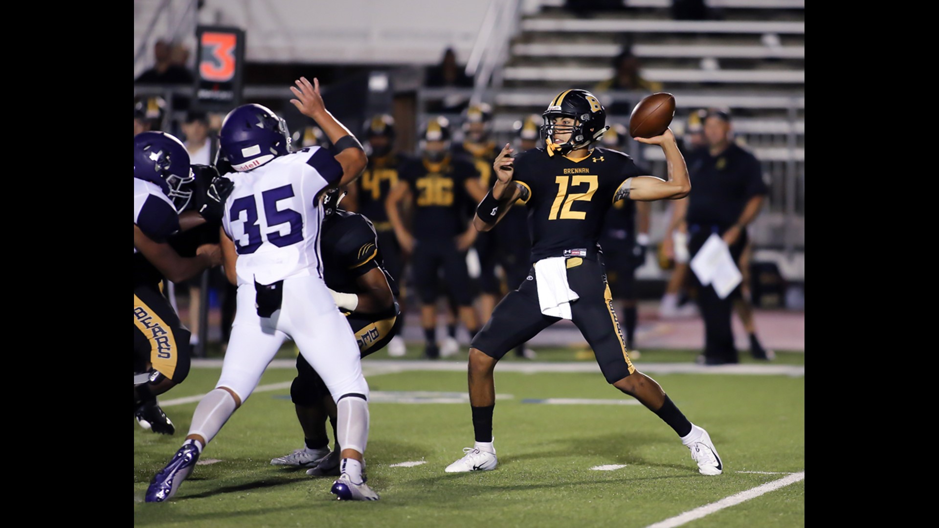 PHOTOS: Warren Warriors defeat Brennan Bears 33-21 | kens5.com