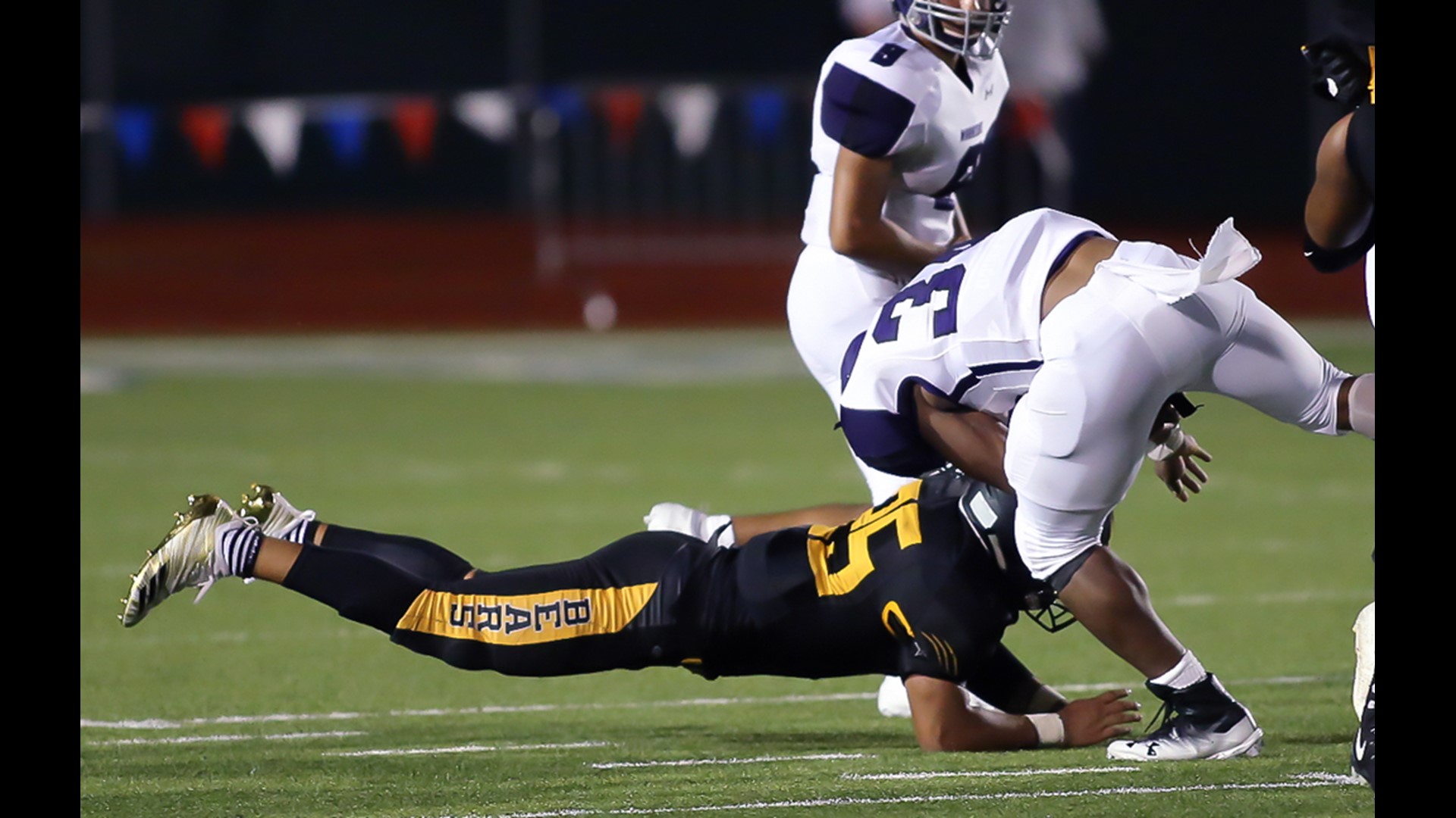 PHOTOS: Warren Warriors defeat Brennan Bears 33-21 | kens5.com