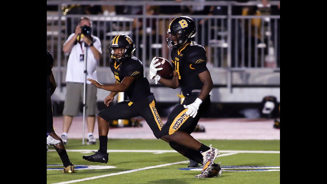 PHOTOS: Warren Warriors defeat Brennan Bears 33-21 | kens5.com