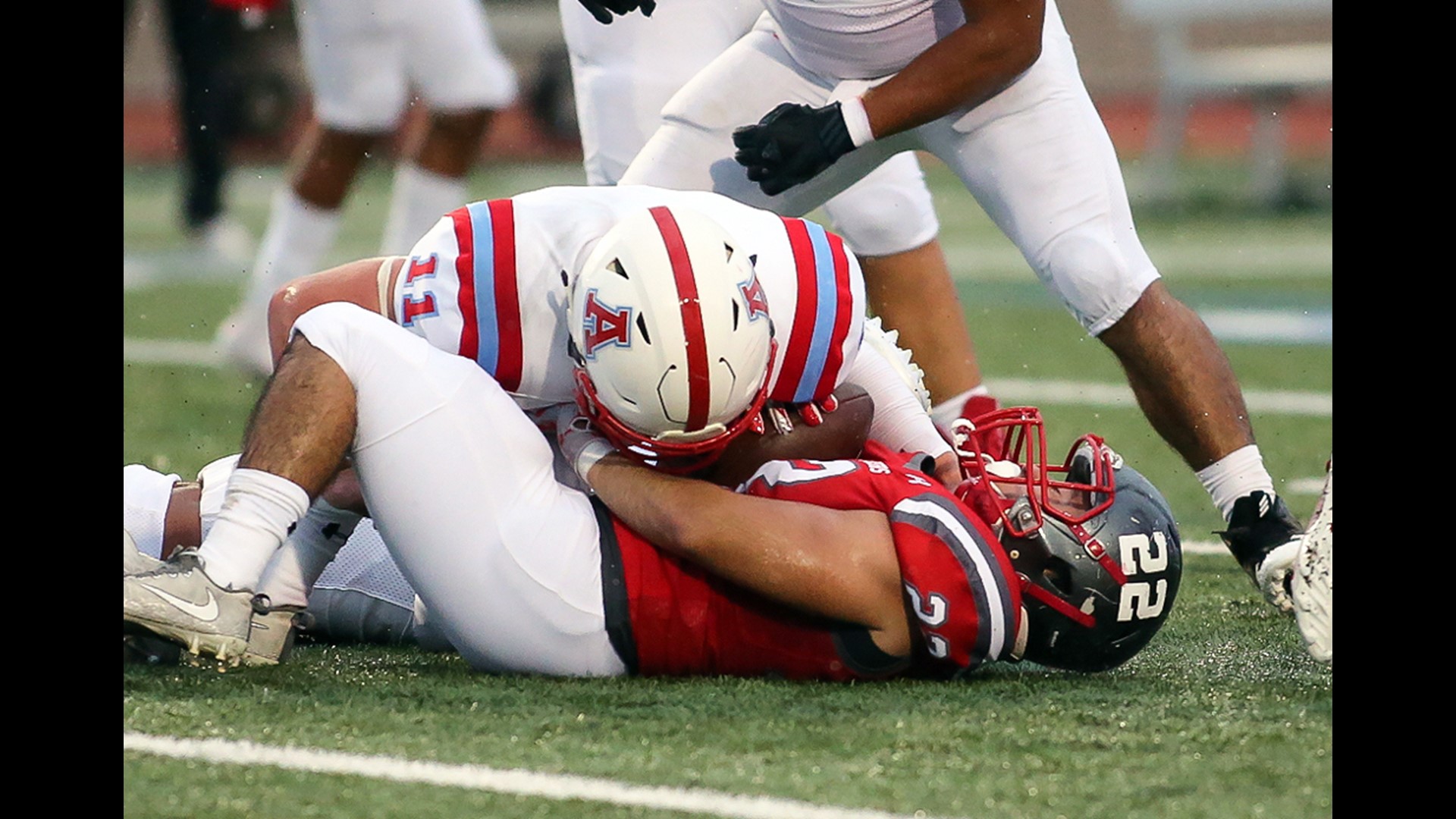 FOOTBALL PHOTOS: Antonian Apaches beat Lee Volunteers | kens5.com