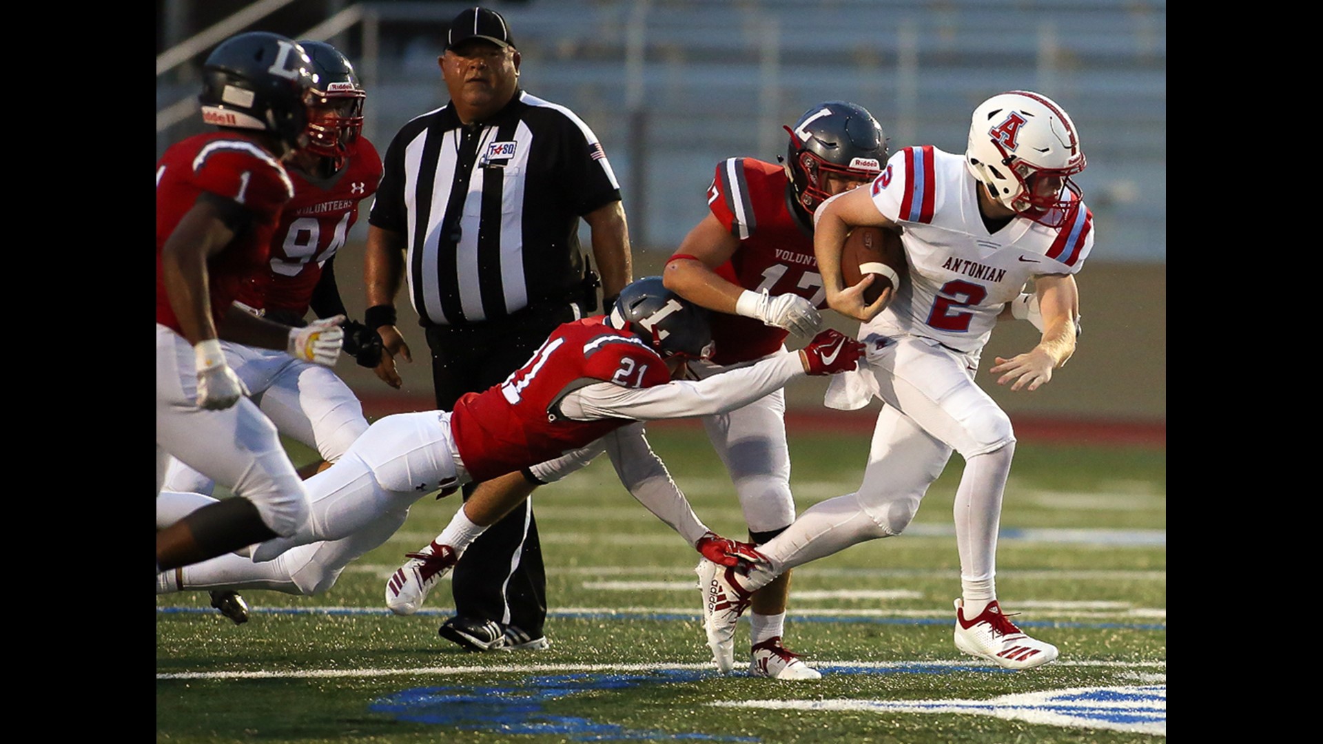 FOOTBALL PHOTOS: Antonian Apaches beat Lee Volunteers | kens5.com