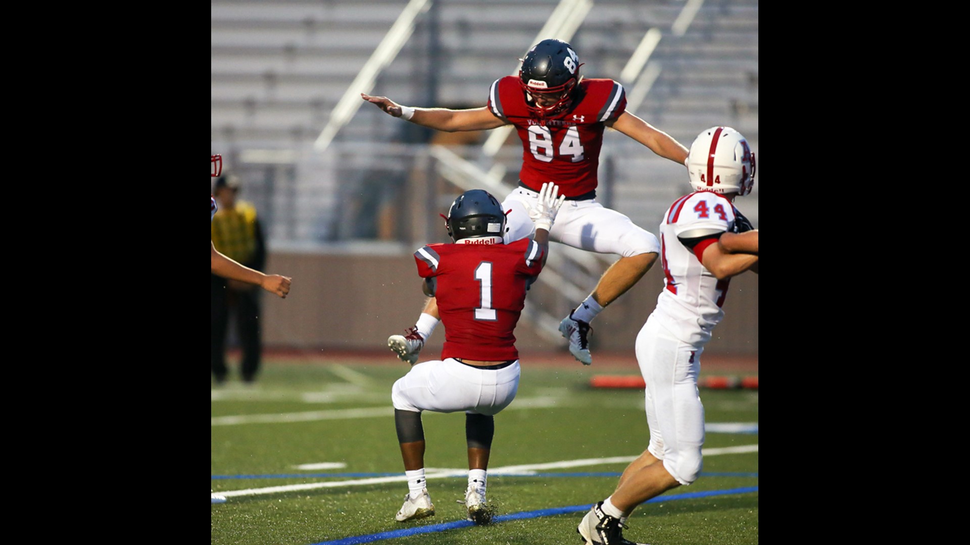 FOOTBALL PHOTOS: Antonian Apaches beat Lee Volunteers | kens5.com