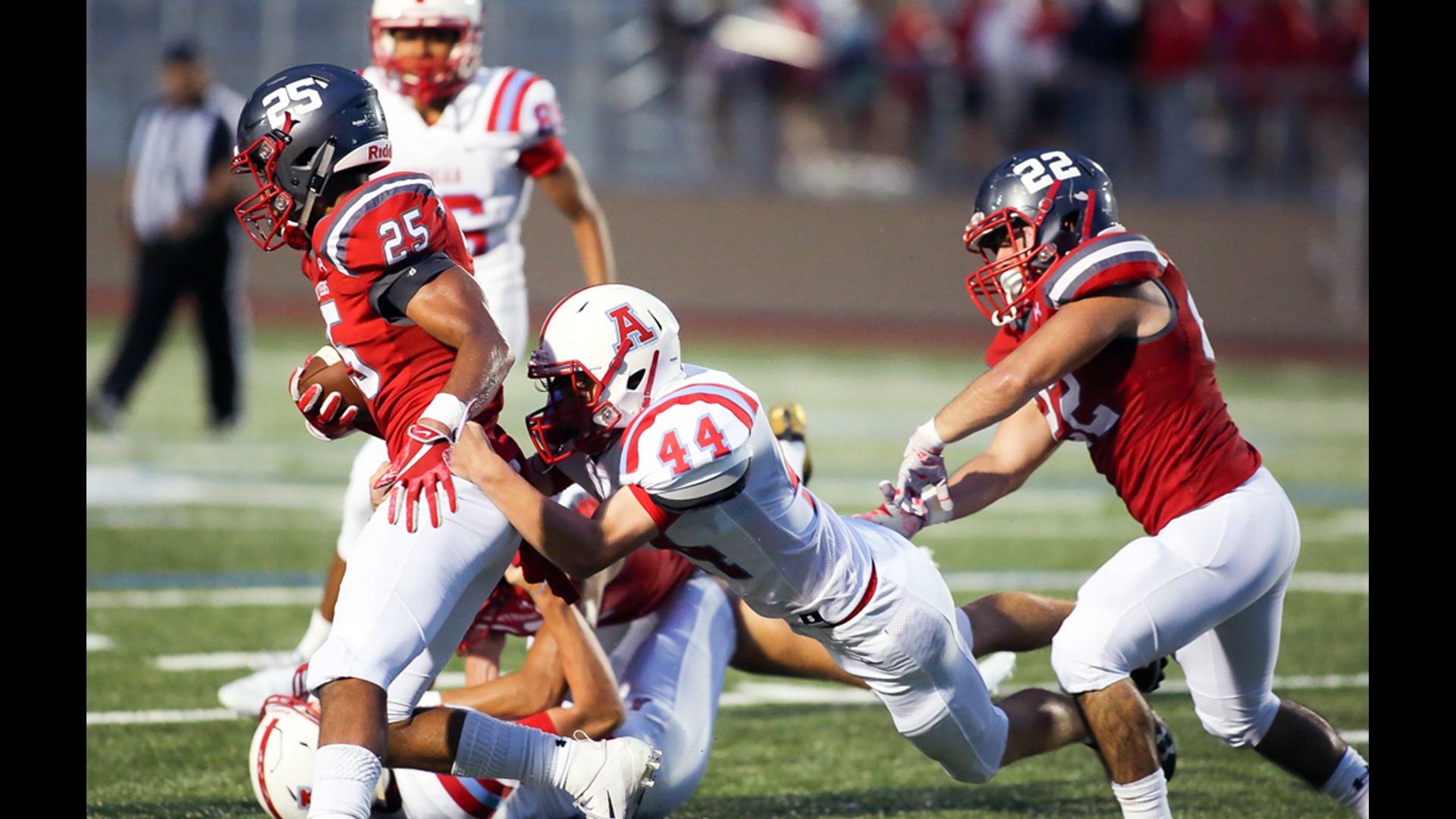 FOOTBALL PHOTOS: Antonian Apaches beat Lee Volunteers | kens5.com