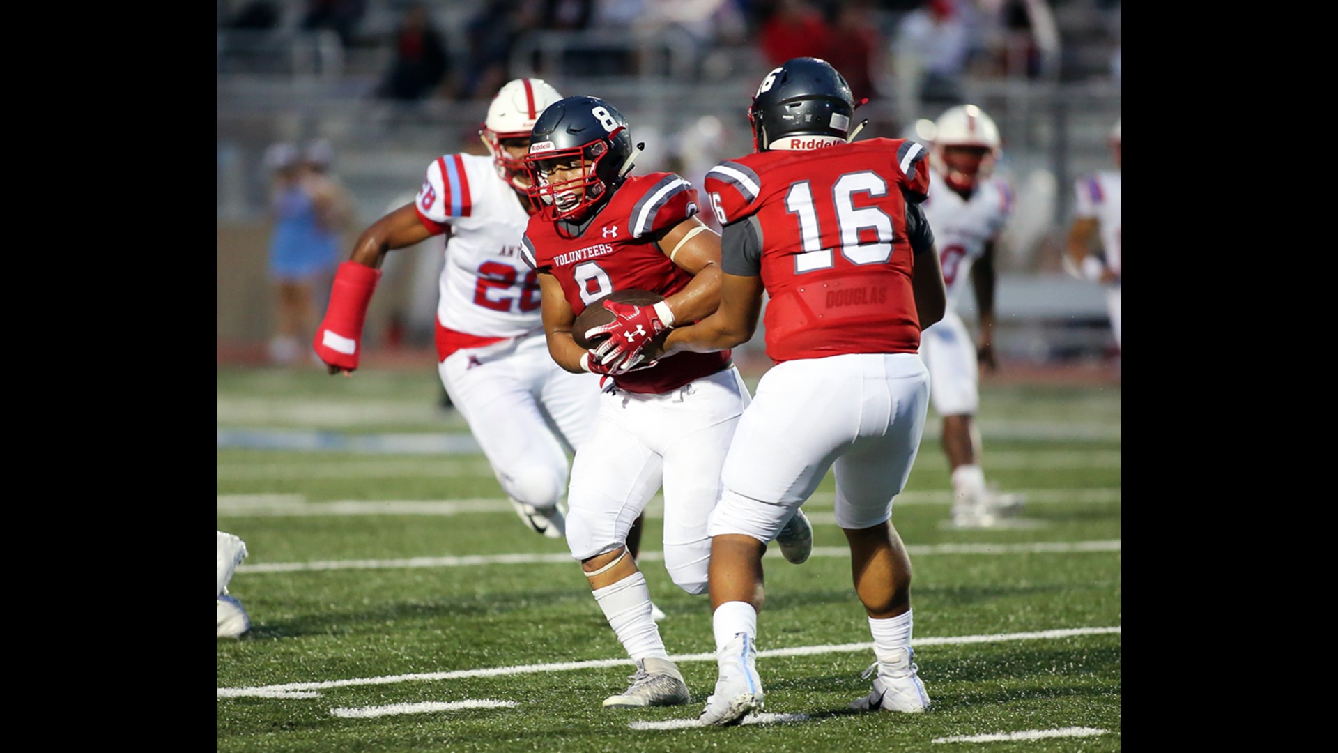 FOOTBALL PHOTOS: Antonian Apaches beat Lee Volunteers | kens5.com