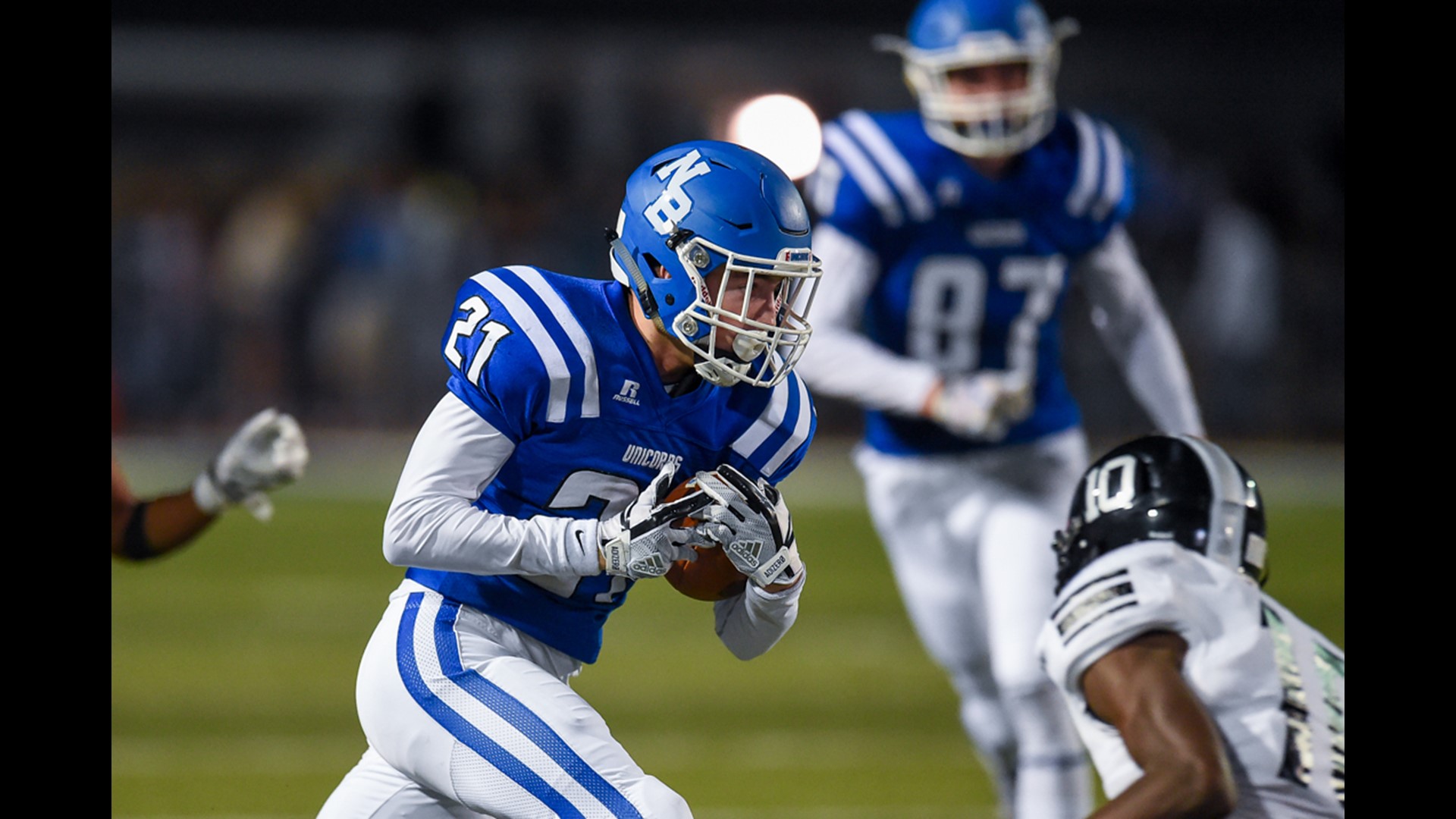 PHOTOS: Steele tops New Braunfels at Unicorn Stadium | kens5.com