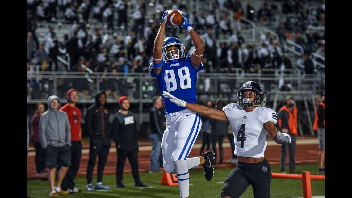PHOTOS: Steele tops New Braunfels at Unicorn Stadium | kens5.com