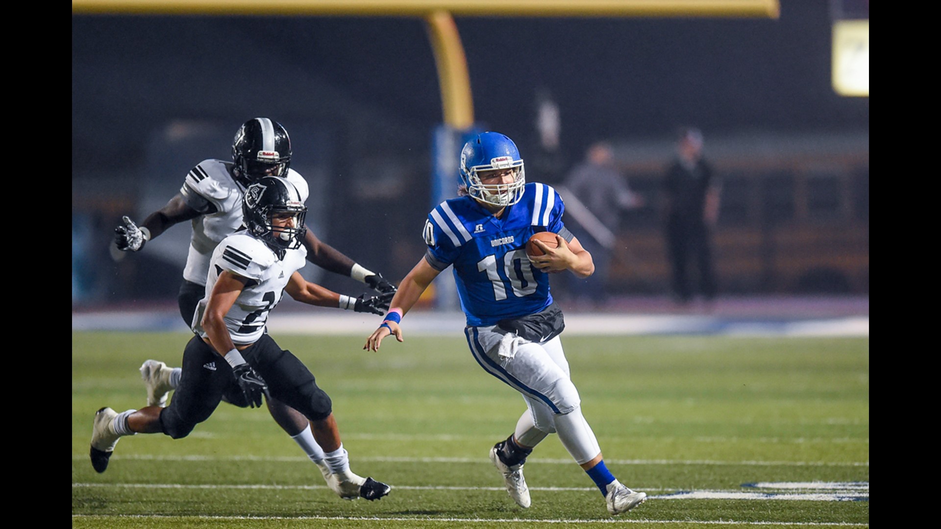 PHOTOS: Steele tops New Braunfels at Unicorn Stadium | kens5.com