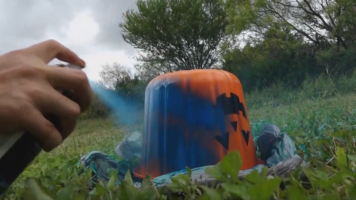 Blue pumpkin buckets help identify trick-or-treaters with autism ...