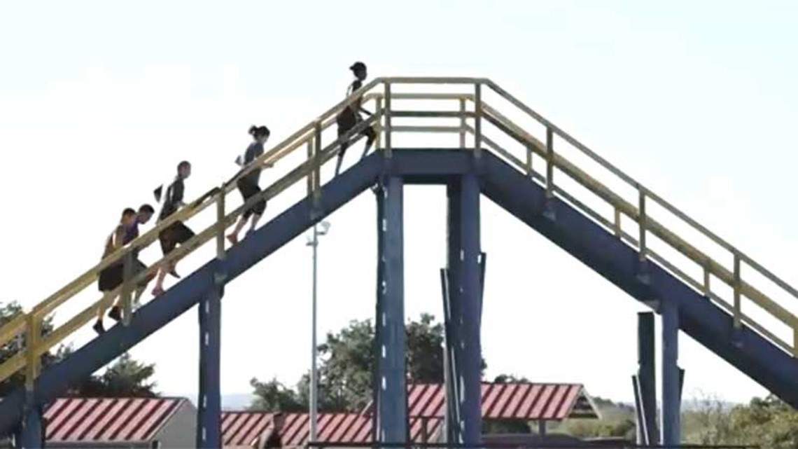 SAPD recruiting offers workout with SWAT | kens5.com