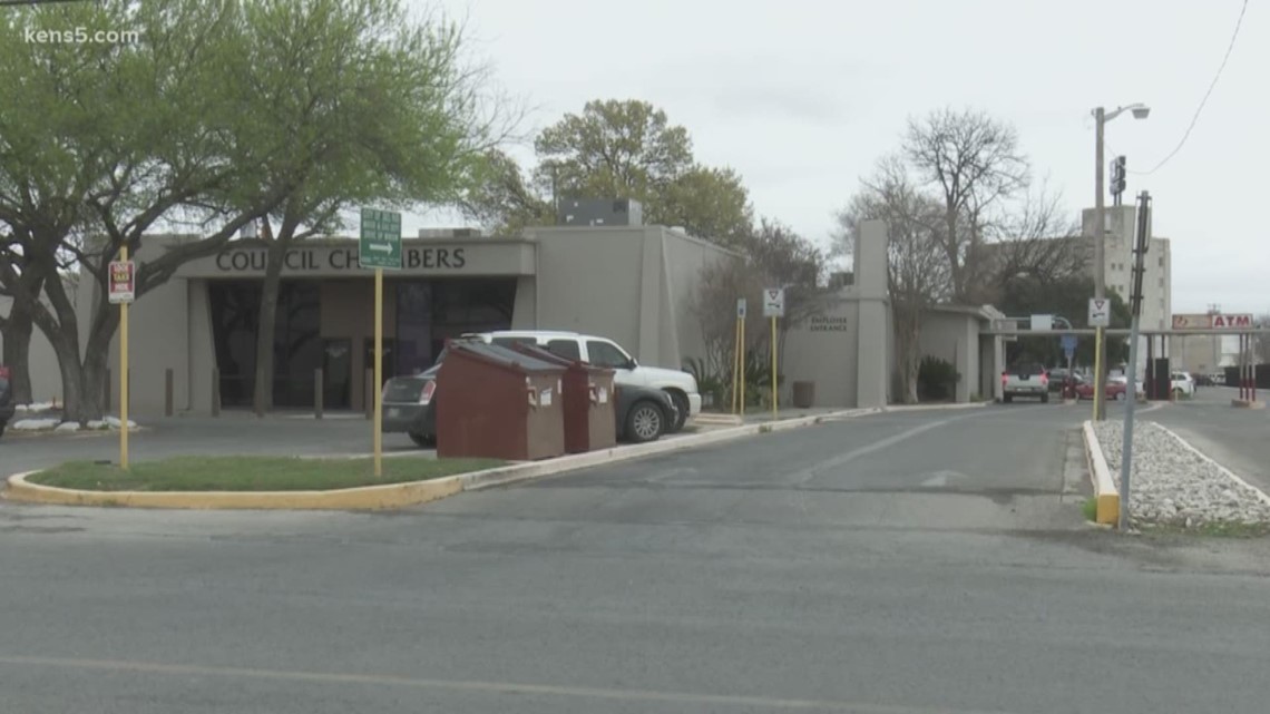 Del Rio neighbors outraged by inflated water bills | kens5.com