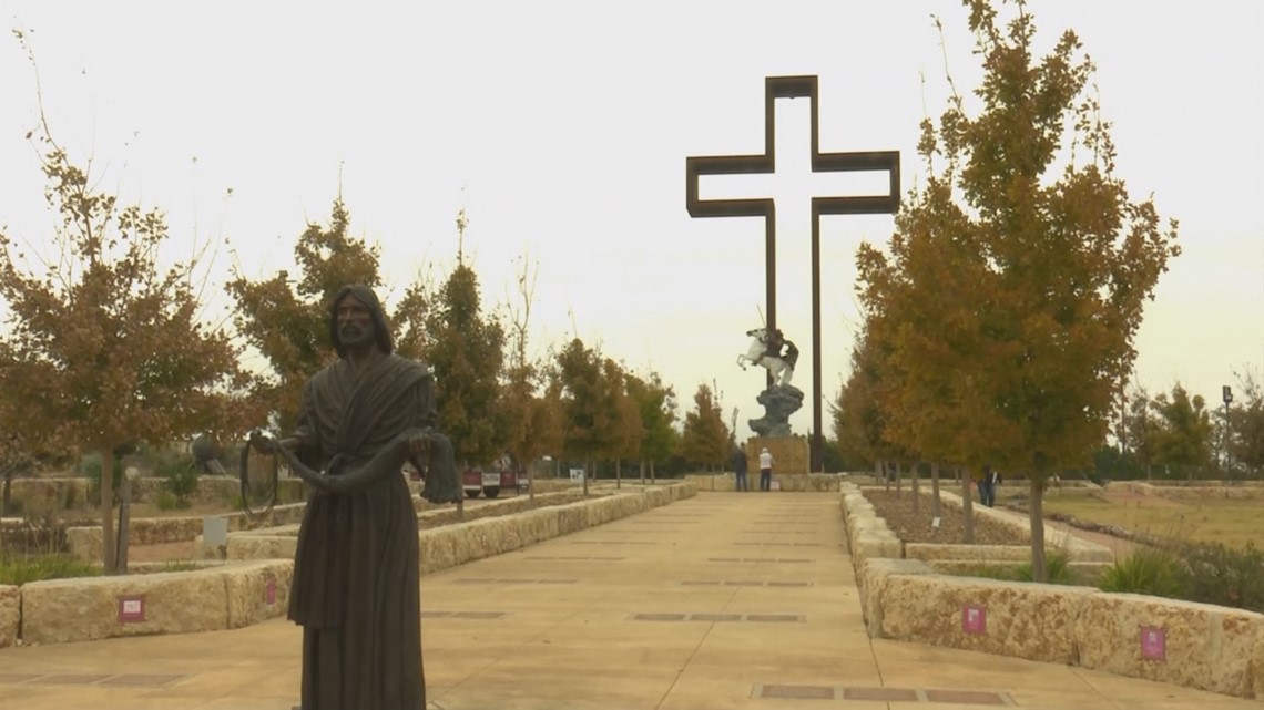KENS 5 COUNTRY: Kerrville's giant cross a beacon of faith | kens5.com