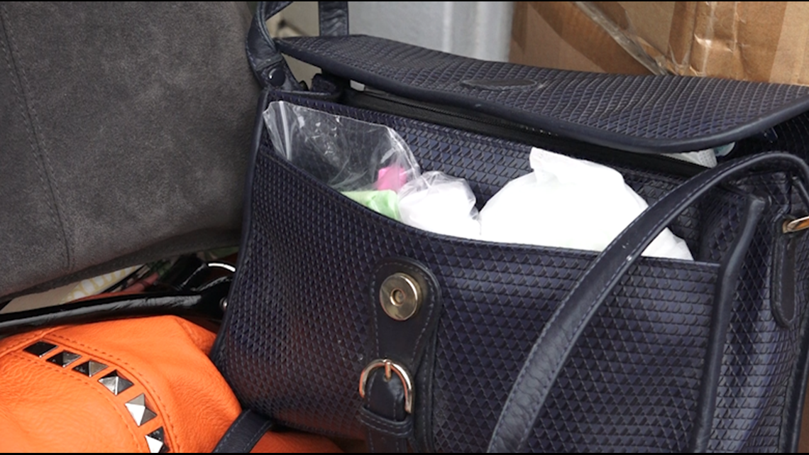 Outreach group gives Purses with a Purpose | kens5.com