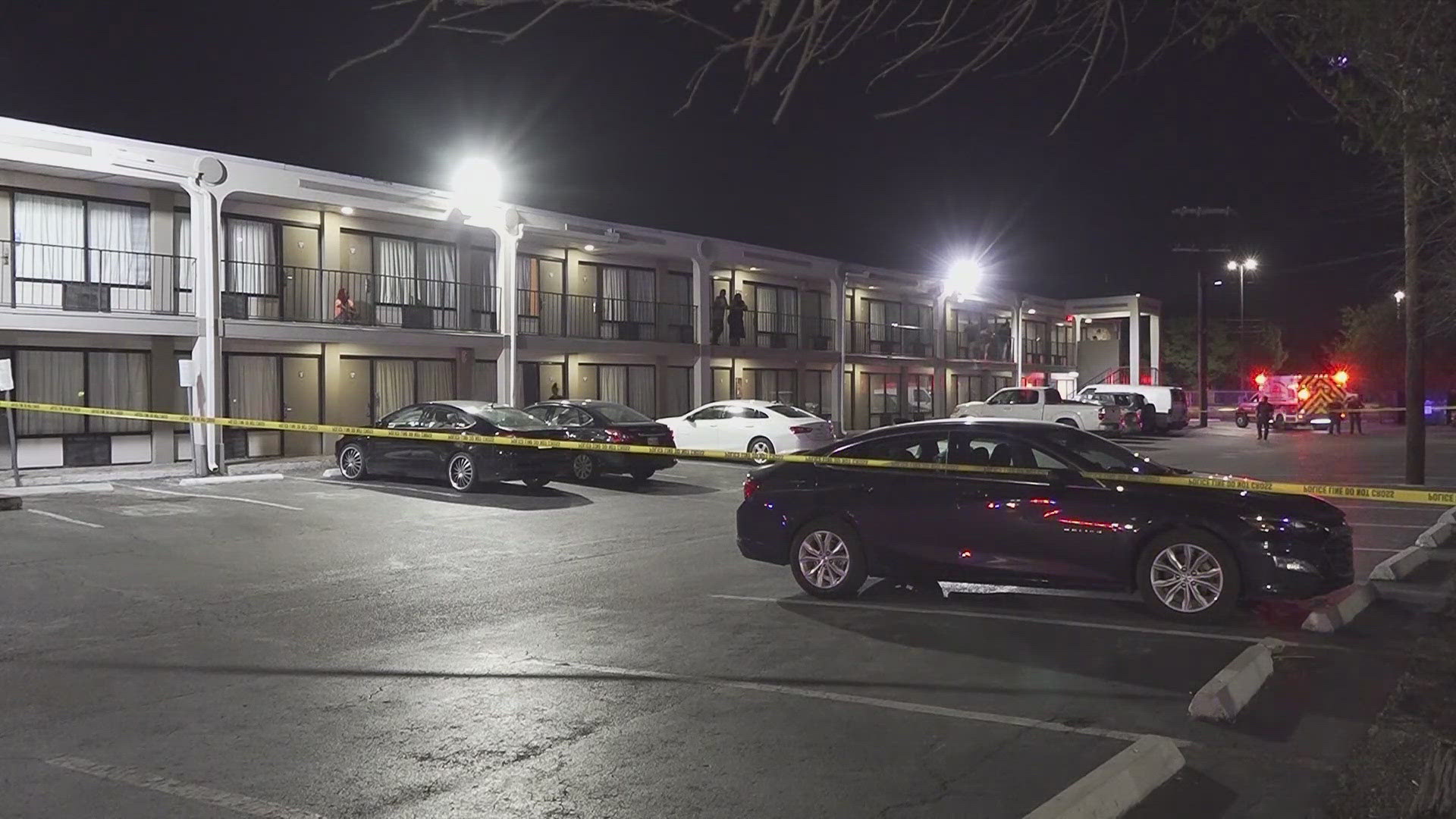 San Antonio police shoot, kill man who allegedly made threatening moves toward officers | kens5.com