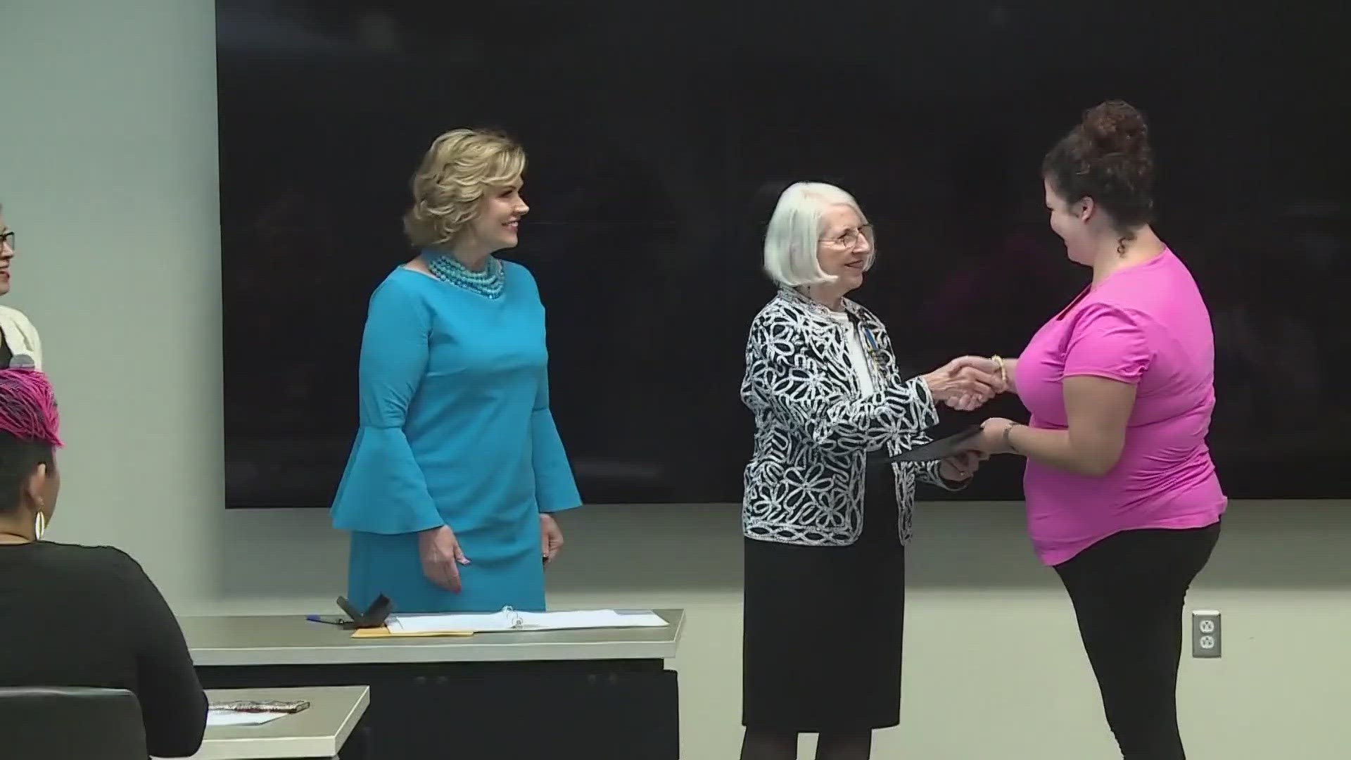 Six women awarded scholarships at San Antonio College | kens5.com