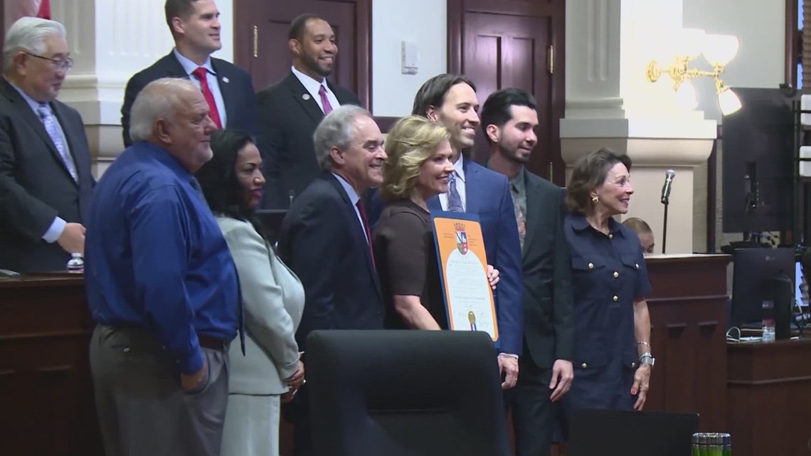 KENS 5+ Presents | Commissioners Court honors Deborah Knapp | kens5.com