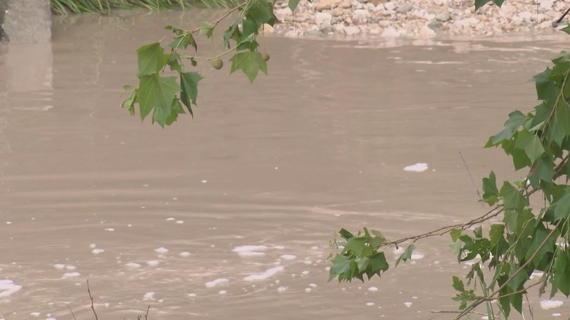 Woman swept away in flood waters in Bandera County, search continues to ...
