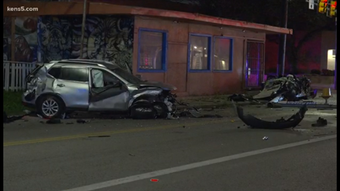 Driver runs red light causing series of crashes, police say | kens5.com