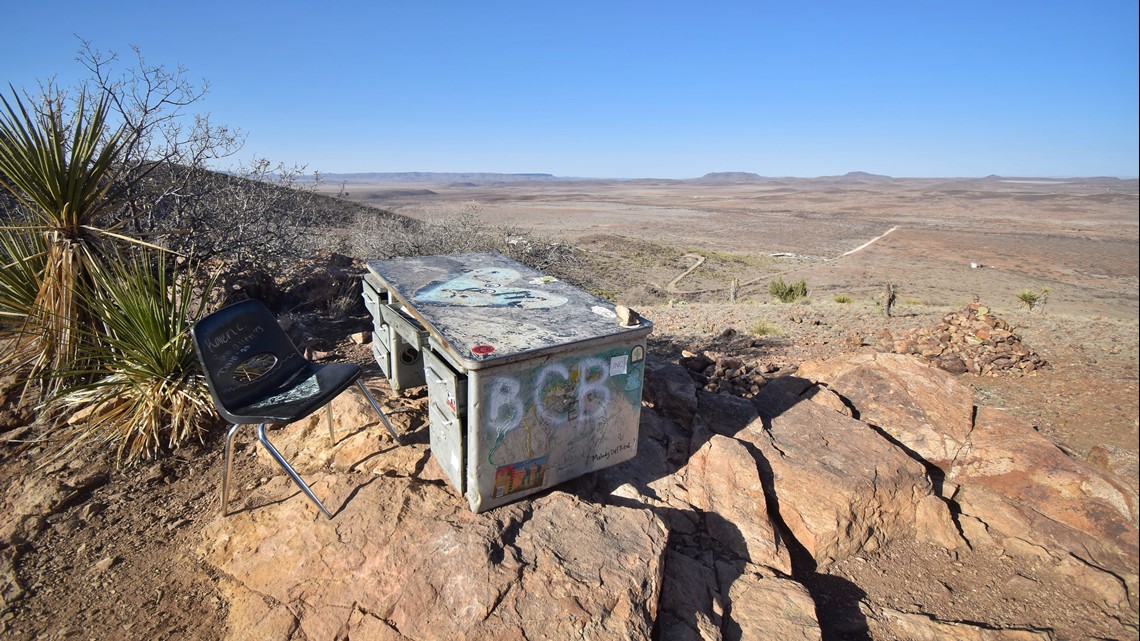 An unnatural sight in the desert: The 40-year story of 'The Desk ...