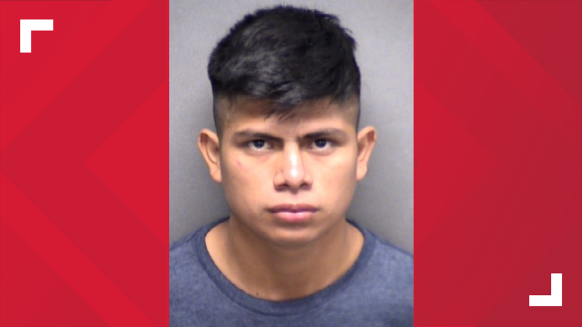 SAPD: Woman hospitalized after crash; man arrested for DWI | kens5.com