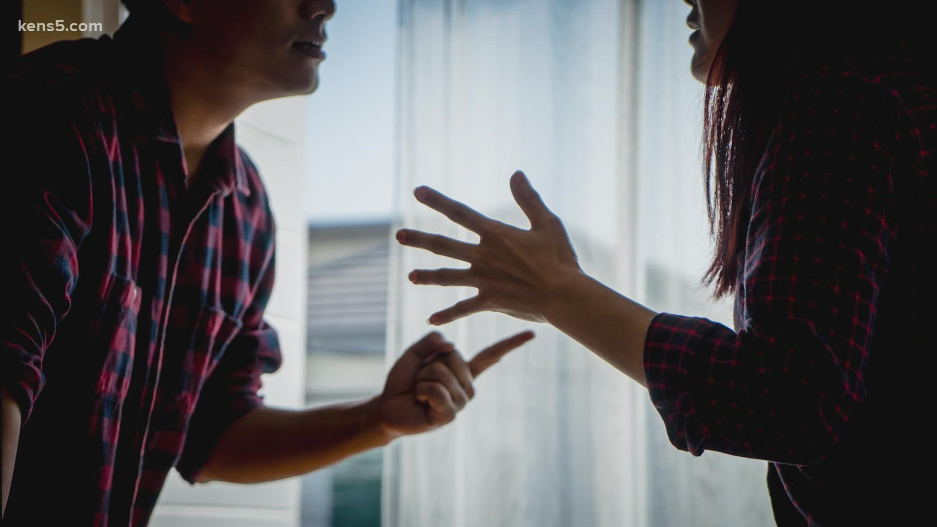 'De-escalate the situation' | Experts weigh in with techniques to ...