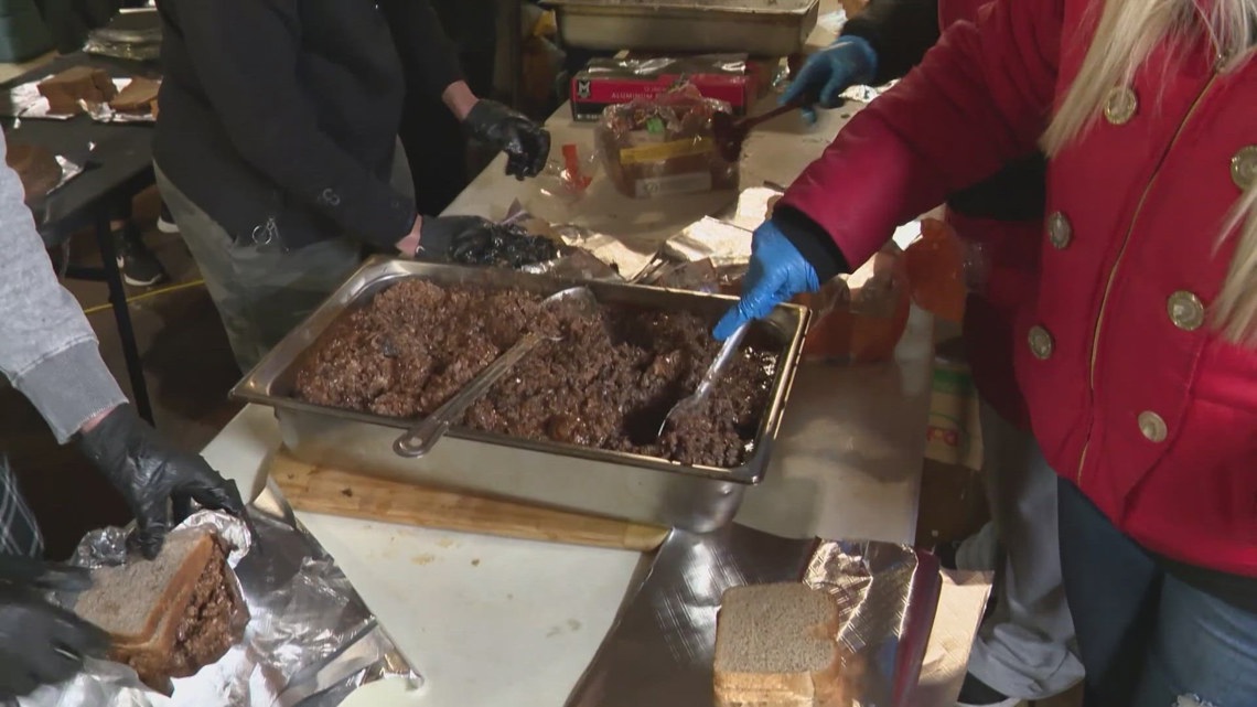 Volunteers create 1,000 plates to feed the hungry in San Antonio ...