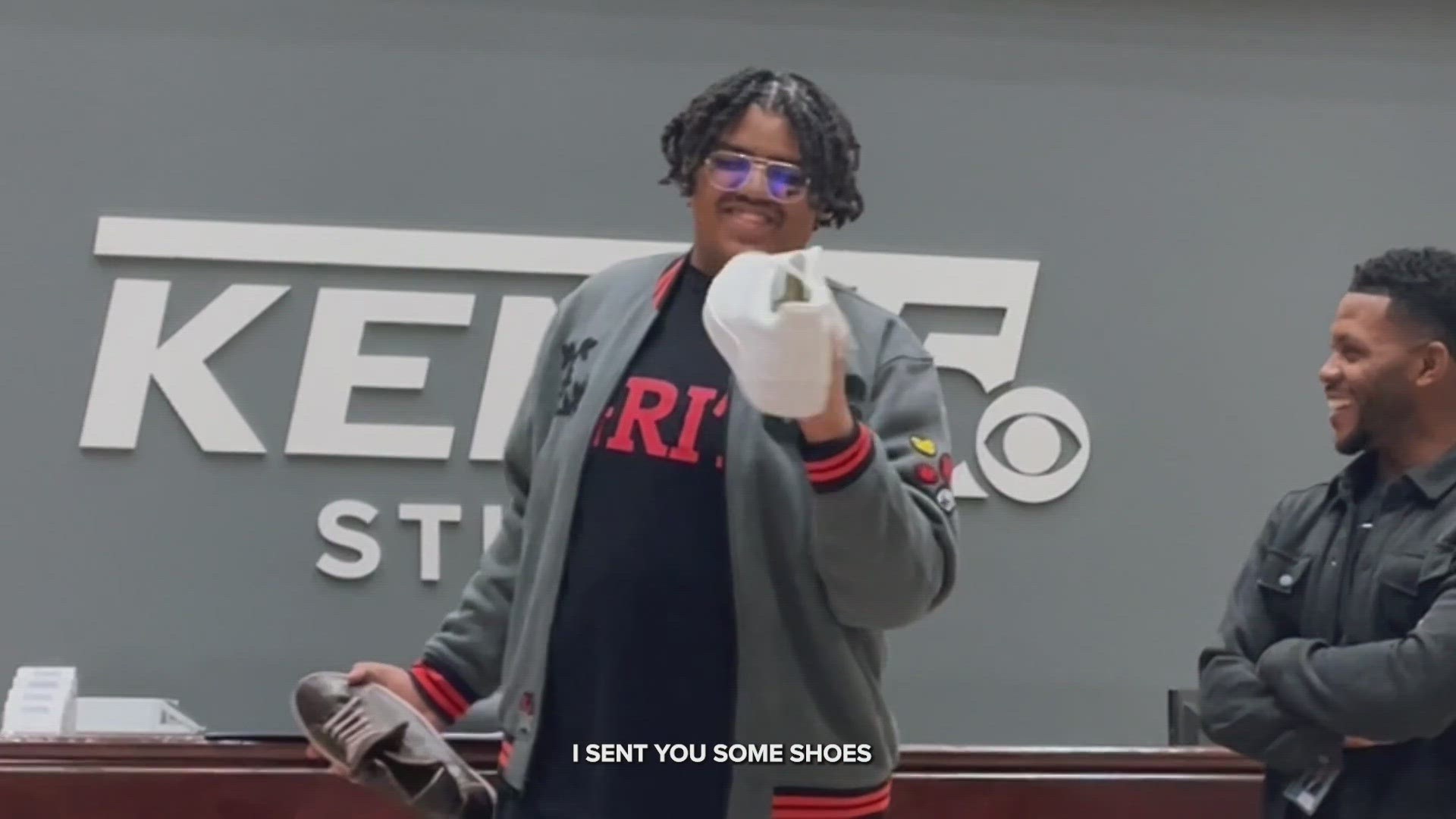 A Shaq-sized surprised for a Texas teen in need of size-22 cleats ...